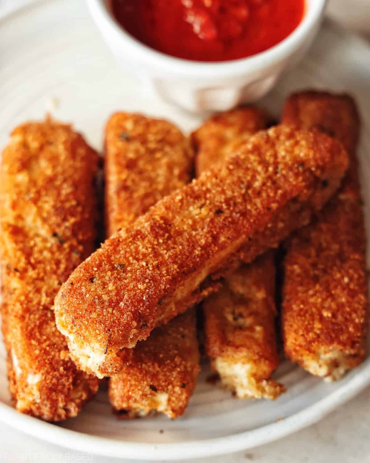 Homemade Vegan Mozzarella Sticks (Air-Fried or Deep Fried ...